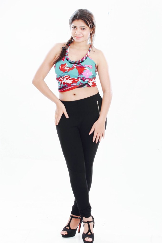 Ameeta Photos: Find Latest HD Images, Pictures, Stills & Pics - Filmibeat