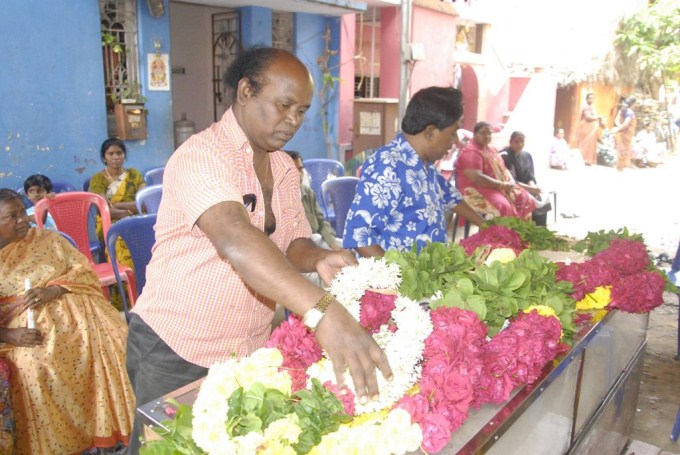 Celebs Pay Last Respects To Comedy Actor Mahadevan - Filmibeat