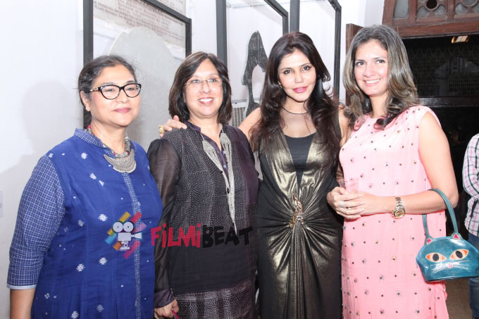 Raveena Tandon At Art Week 2014 - Filmibeat
