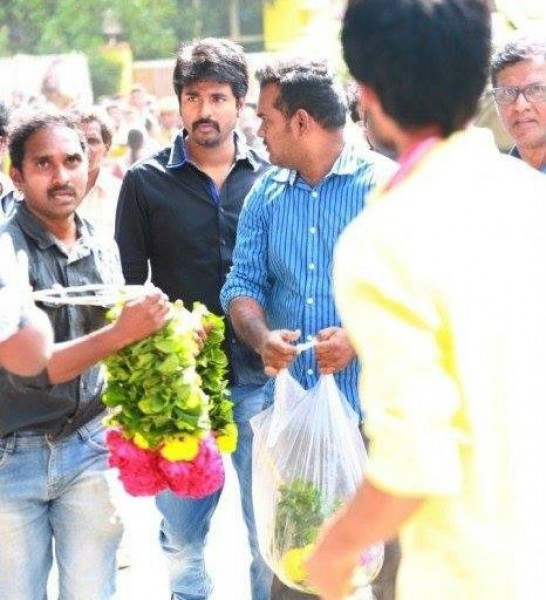 Celebs Pay Tribute To Legendary Director K Balachander - Filmibeat