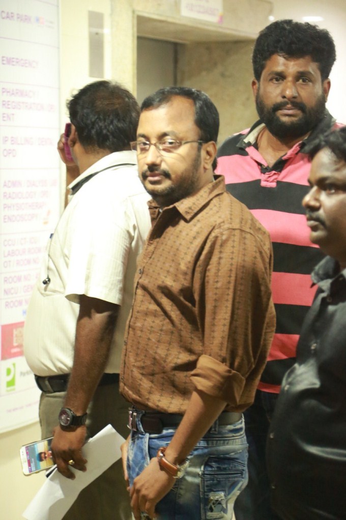 Superstar Rajinikanth Visits K Balachander At Kauvery Hospital - Filmibeat