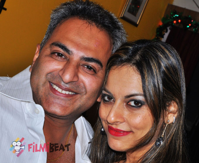 Preety Bhalla & Deepu Paul's Party - Filmibeat