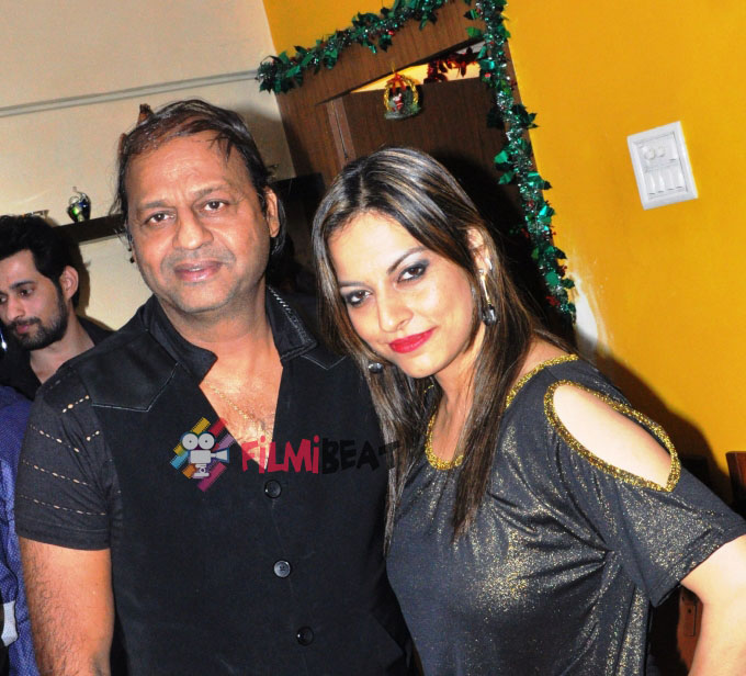 Preety Bhalla & Deepu Paul's Party - Filmibeat