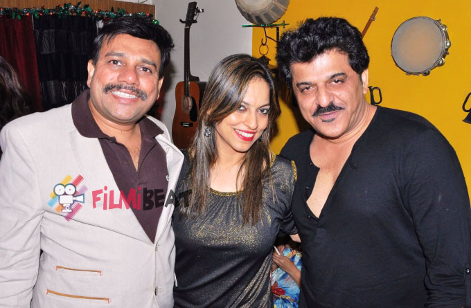 Preety Bhalla & Deepu Paul's Party - Filmibeat
