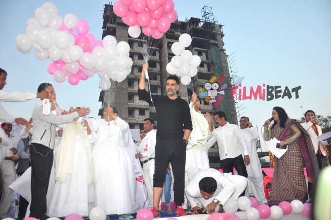 Akshay Kumar Flags Off Bramhakumari Sakhi Minithon 2015 - Filmibeat