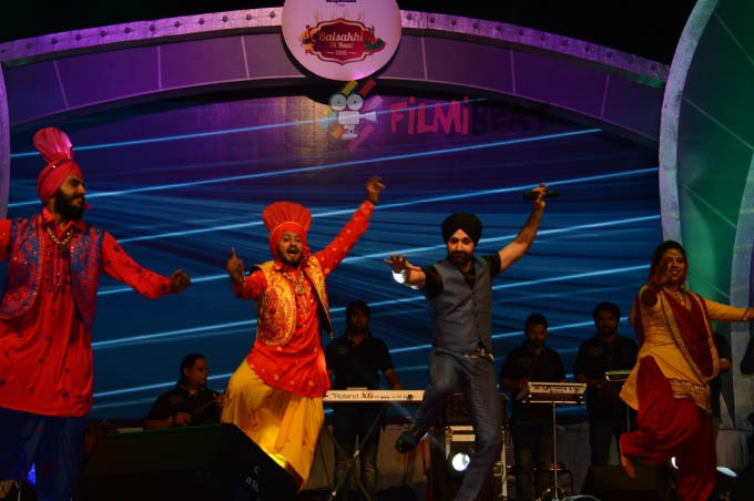 Punjabi Icon Awards 2015 - Filmibeat