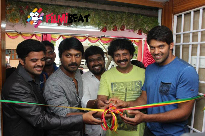 Arya Inaugurates Physiotherapy And Fitness Centre - Filmibeat
