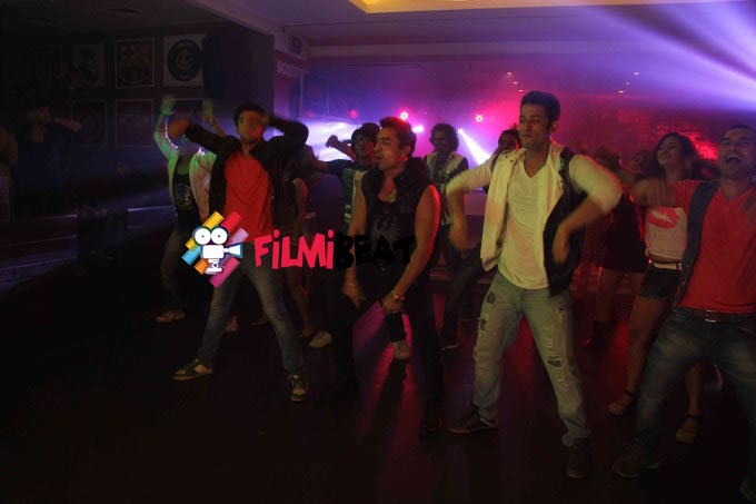 Love Day Bollywood Movie: Pooja, Shooting Stills, Location Photos ...