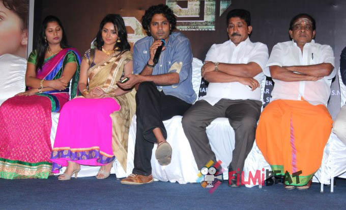 Adhibar Press Meet - Filmibeat
