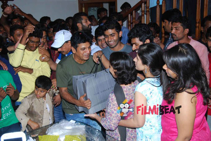 Shiva Rajkumar 53rd Birthday Celebration - Filmibeat