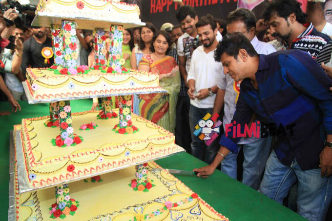 Shiva Rajkumar 53rd Birthday Celebration - Filmibeat
