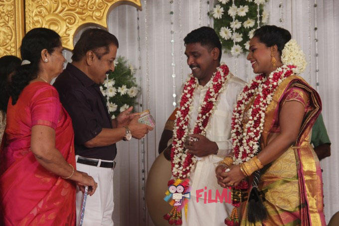 Director Vijay Milton Brother Reception - Filmibeat