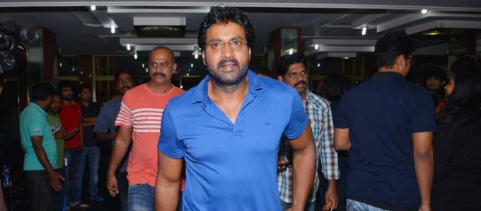 Celebrities Watch Baahubali Premiere Show At Sriramulu Theater - Filmibeat