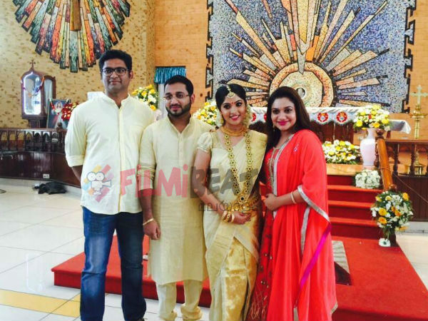 Muktha George And Rinku Tomy Gets Engaged - Filmibeat