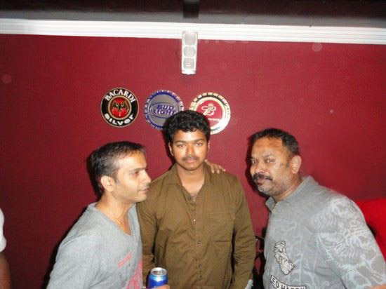 Actor Vijay Spotted Drunk at Premji Amaren's Birthday Party - Filmibeat