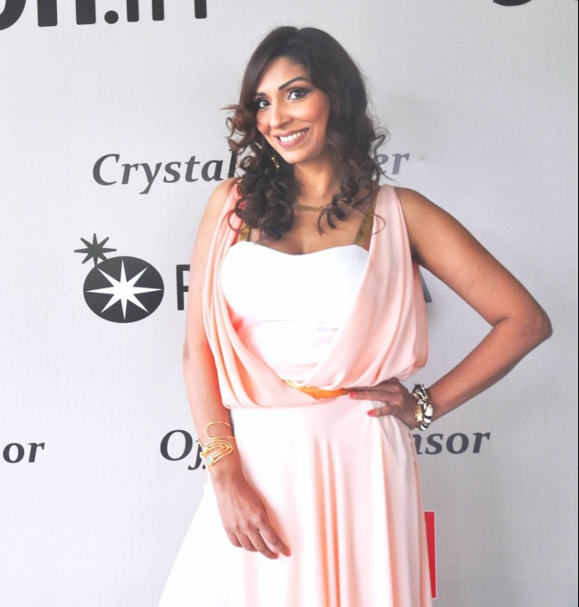 Pooja Misrra Photos: Find Latest HD Images, Pictures, Stills & Pics ...