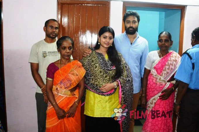 Actress Sneha Birthday Celebrations 2015 - Filmibeat