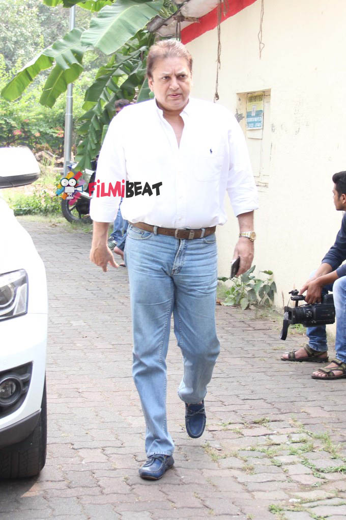 Funeral Of Abhay Deol's Father Ajit Singh Deol - Filmibeat
