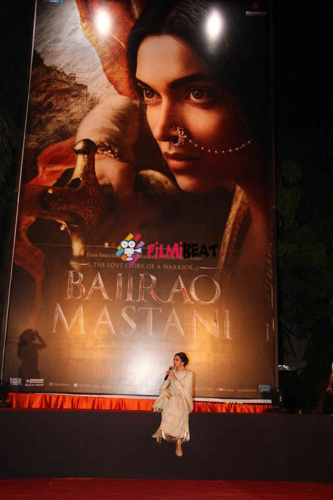 Deepika Padukone Launches Bajirao Mastani Poster - Filmibeat