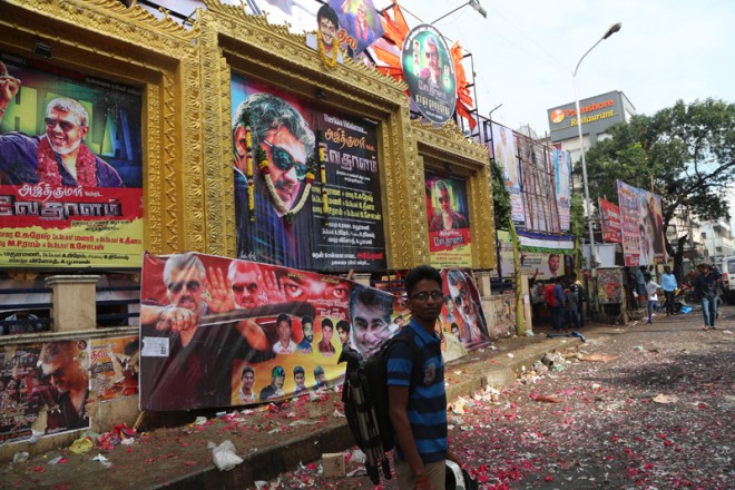 Fans Celebrate Vedalam Movie Release - Filmibeat