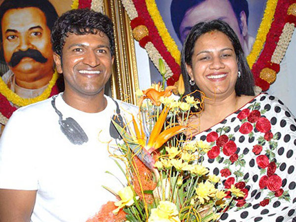Puneeth RajKamur and Ashwini 16th Wedding Anniversary Special - Filmibeat