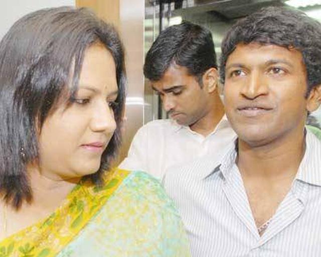 Puneeth RajKamur and Ashwini 16th Wedding Anniversary Special - Filmibeat
