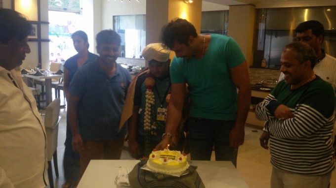 Darshan Birthday Celebration At Sandesh The Prince Mysore - Filmibeat
