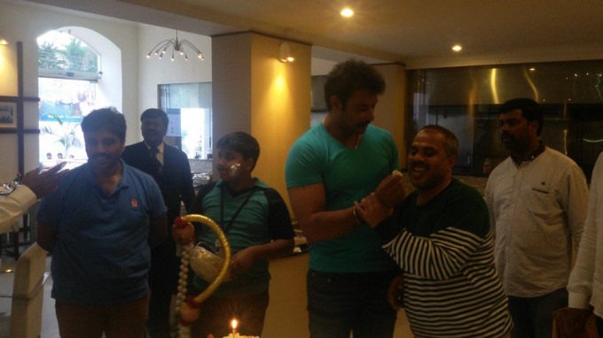 Darshan Birthday Celebration At Sandesh The Prince Mysore - Filmibeat