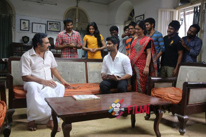 Kanithan Movie Poster & Photos | Kanithan Movie Location Pics ...