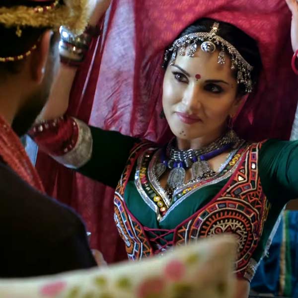 Sunny Leone's Anti Smoking Commercial 11 Minutes - Filmibeat