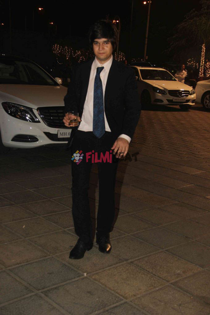 Wedding Reception Of Vanraj Zaveri And Kresha Bajaj - Filmibeat