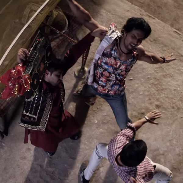 Yeh Laal Rang Bollywood Movie: Pooja, Shooting Stills, Location Photos ...