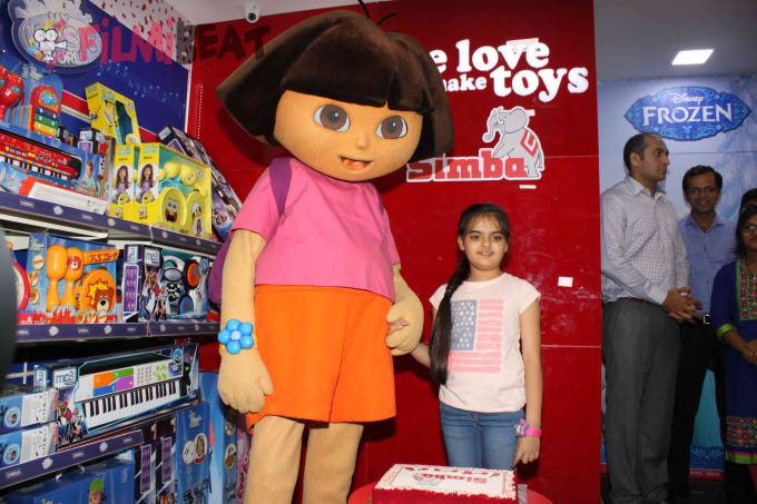 Child Actor Ruhanika Dhawan Opens New Simba Toy Store - Filmibeat