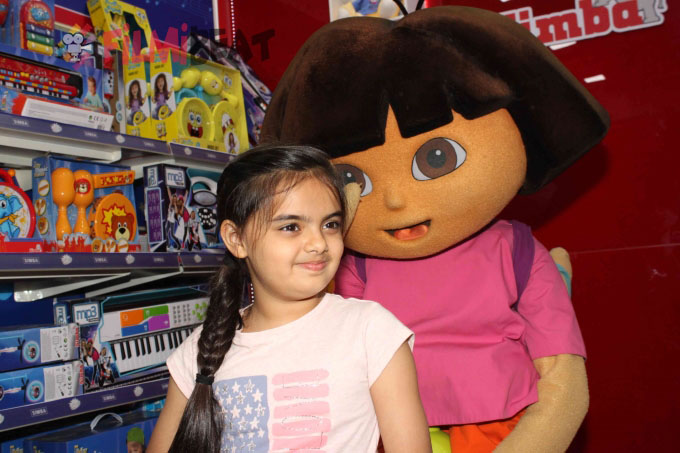 Child Actor Ruhanika Dhawan Opens New Simba Toy Store - Filmibeat
