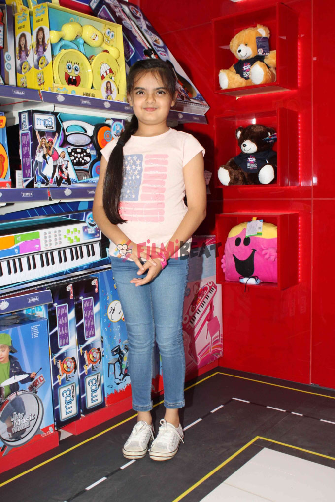 Child Actor Ruhanika Dhawan Opens New Simba Toy Store - Filmibeat