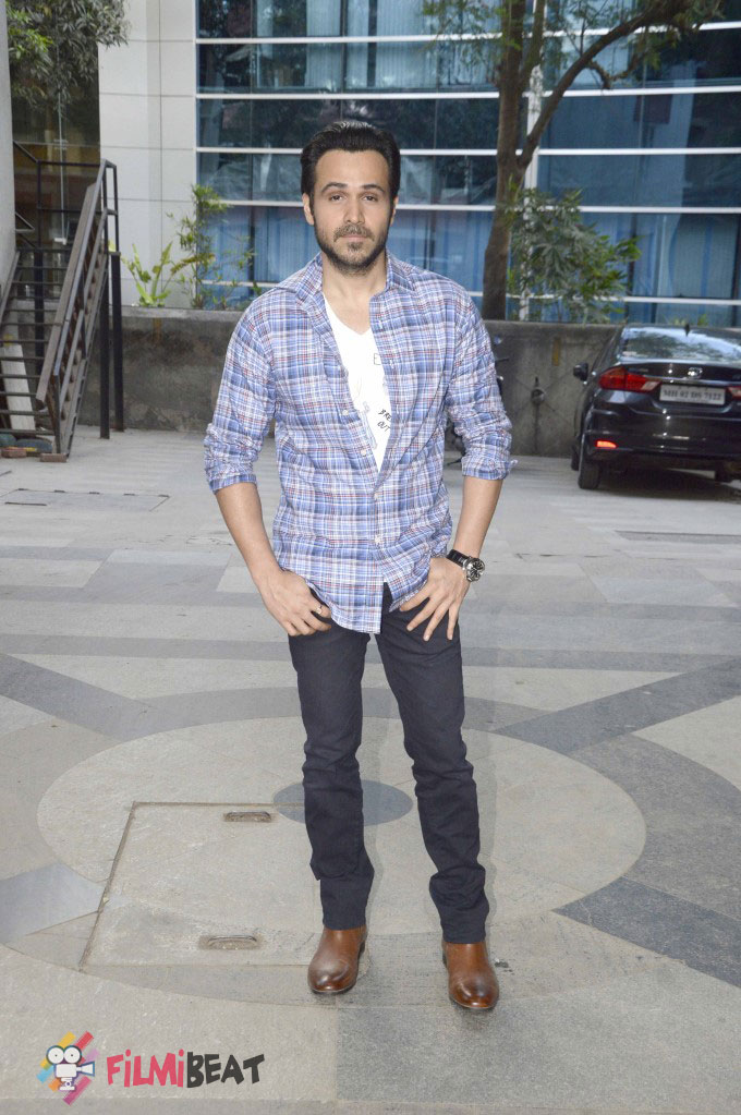 Emran Hashmi Promots Film Azhar At Oye FM Office - Filmibeat