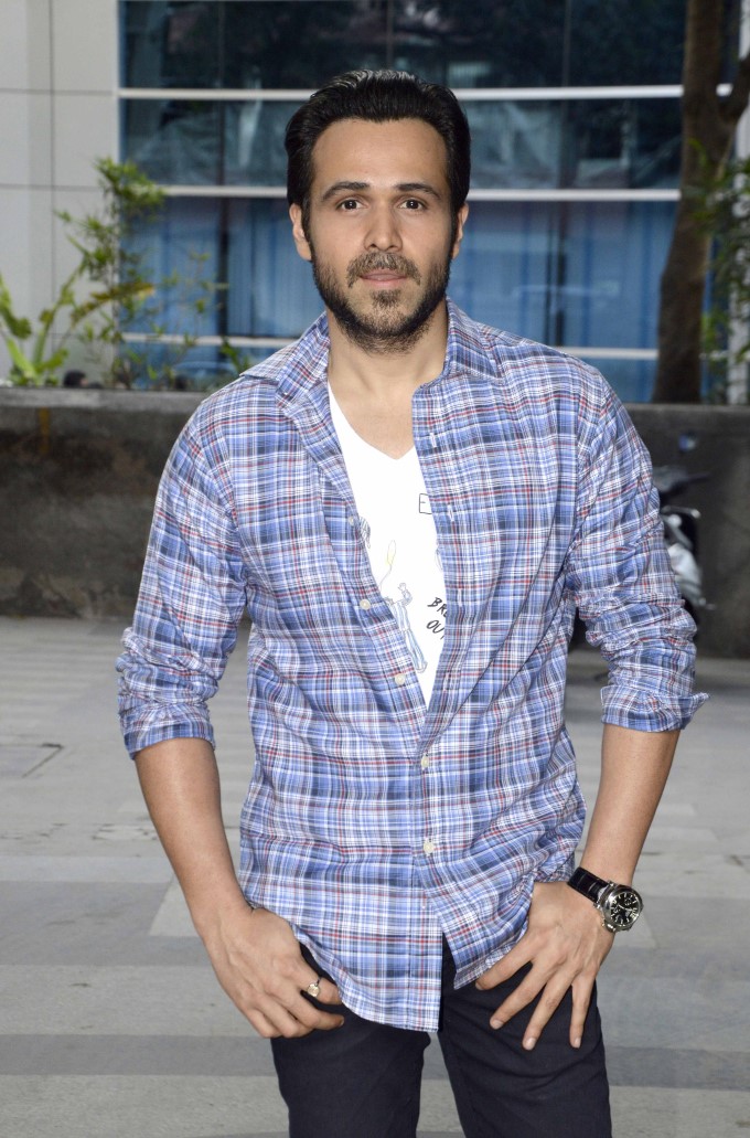 Emran Hashmi Promots Film Azhar At Oye FM Office - Filmibeat