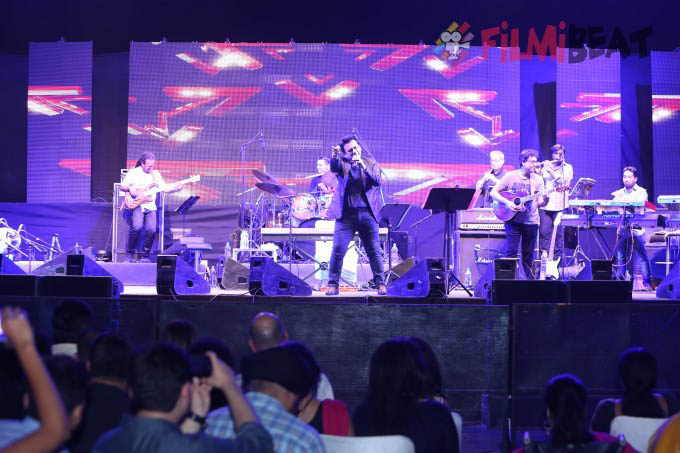 Adnan Sami Rocks His Delhi Fans With Music Concert - Filmibeat
