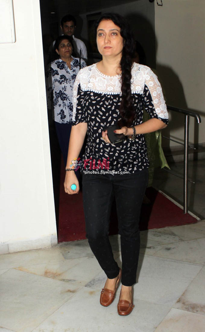 Krushna Abhishek Father Prayer Meet - Filmibeat