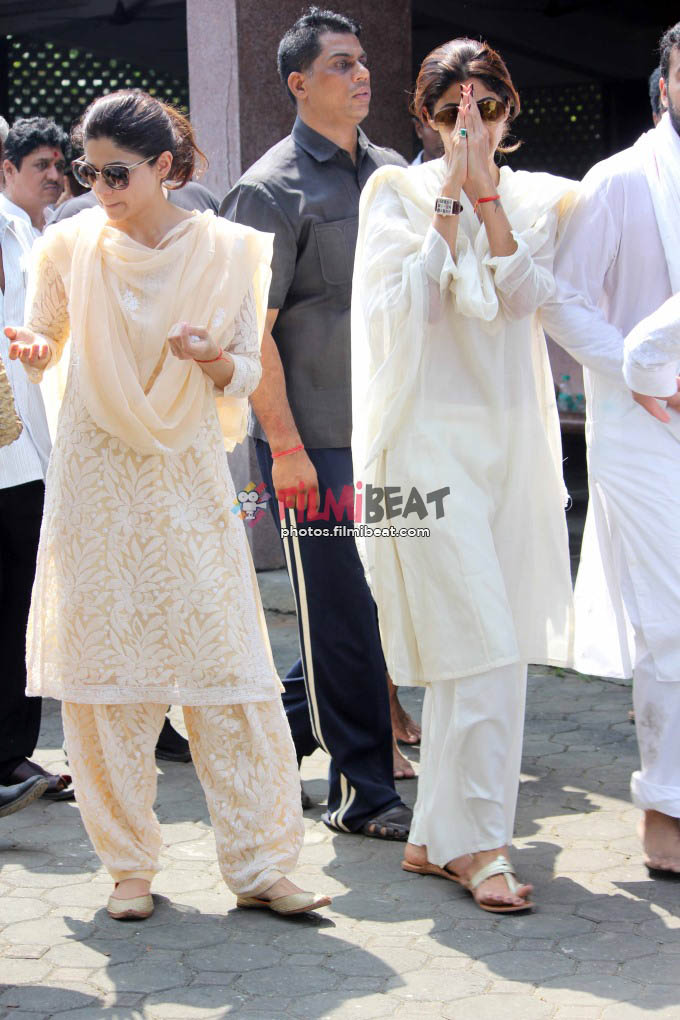 Funeral Of Shilpa Shetty's Father Surendra Shetty - Filmibeat
