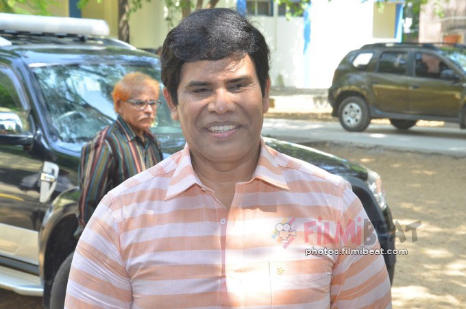 Actor Anandraj Birthday Celebration 2016 - Filmibeat