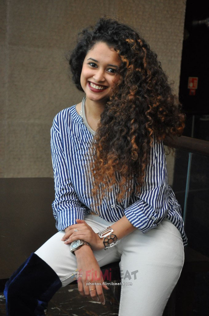 90+ Sowmya Sukumar Photos: Find Latest HD Images, Pictures, Stills ...