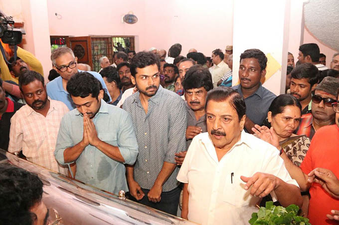 Tamil Celebs Pay Homage To Cho Ramaswamy - Filmibeat