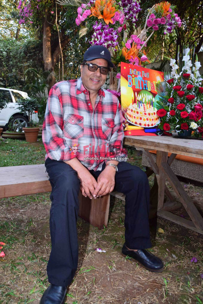 Dharmendra Birthday 81st Celebration With Media - Filmibeat