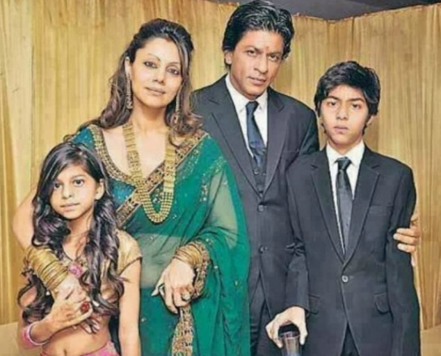 Shahrukh Khan Family Portrait - Filmibeat