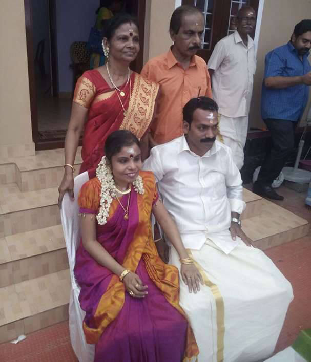 Singer Vaikom Vijayalakshmi Gets Engaged - Filmibeat