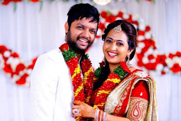 Anchor Lasya Engagement - Filmibeat