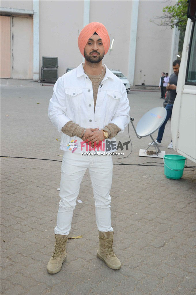Anushka Sharma And Daljit Singh Spotted At Mehboob Studio - Filmibeat