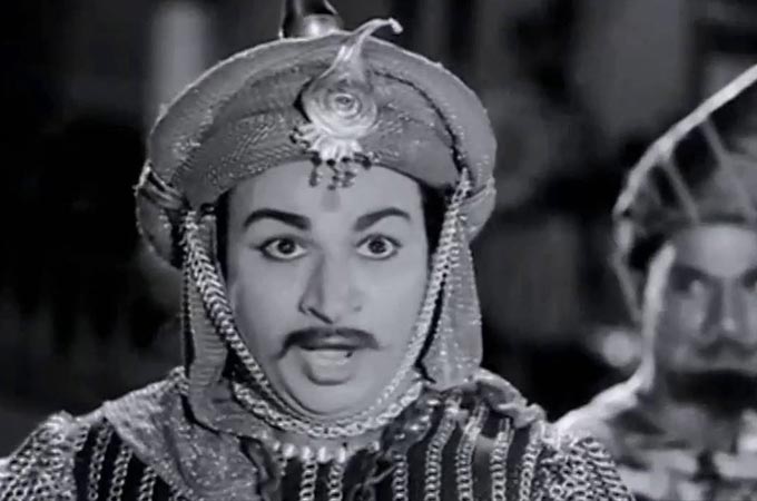 Birthday Special:Dr.Rajkumar Unseen & Rare - Filmibeat