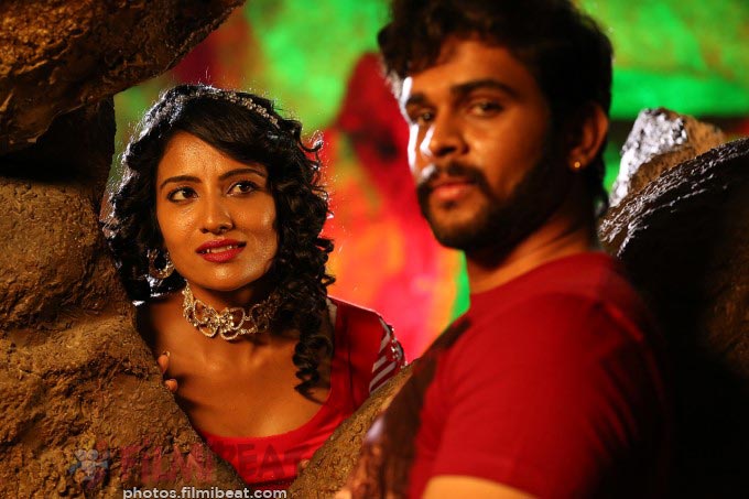 Roopa Kannada Movie: Pooja, Shooting Stills, Location Photos & First ...
